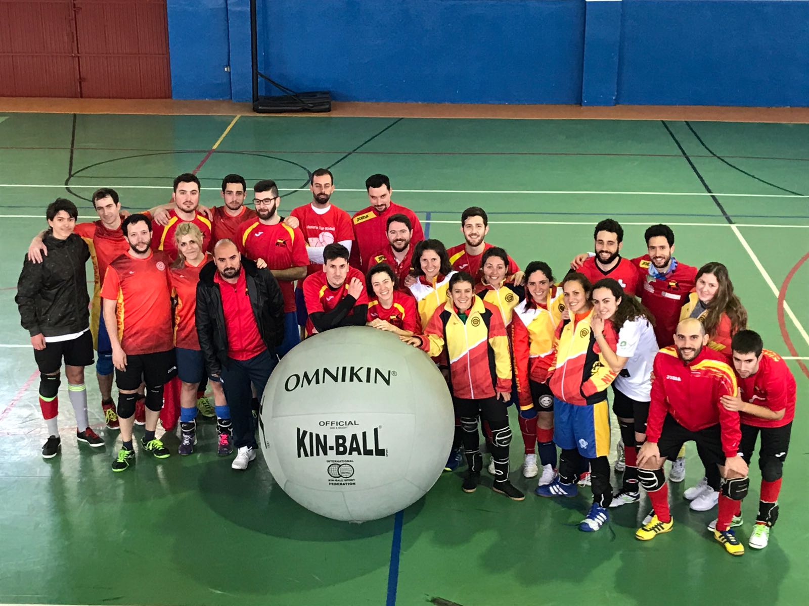 Los mejores jugadores de kin-ball de España preparan el Campeonato ...